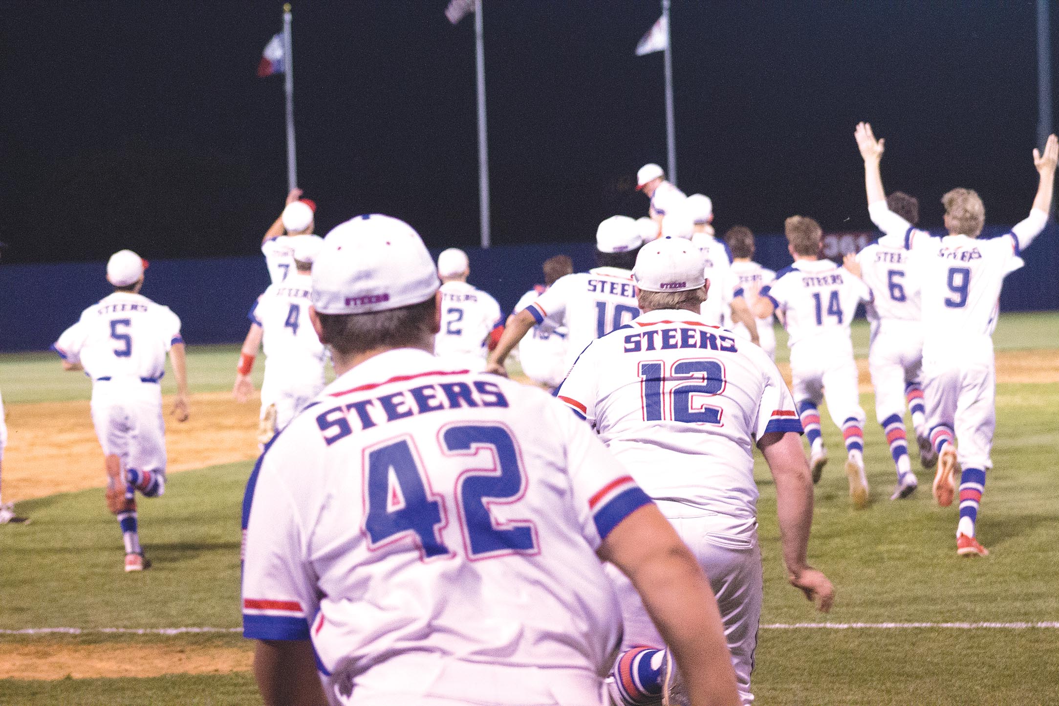 Steers walk-off in opener, but drop series to end year | The Graham Leader
