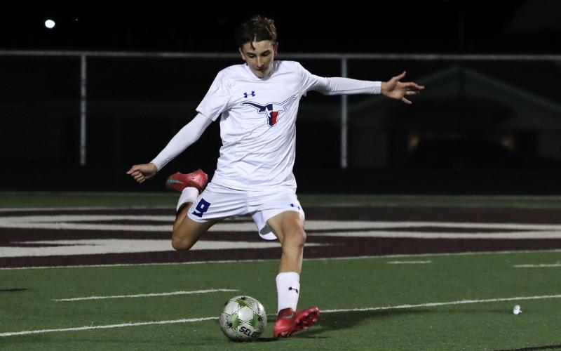 Steers drop district matchup against Bulls | The Graham Leader