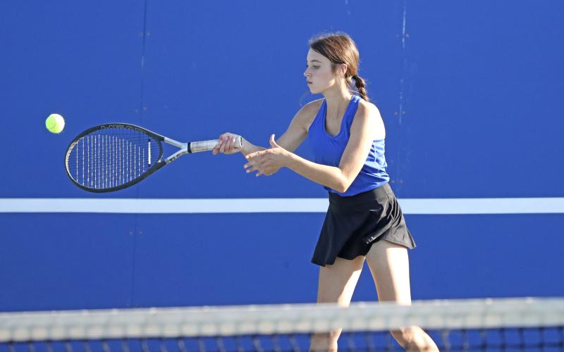 GHS tennis clinches spot in playoffs with win over Holliday | The ...